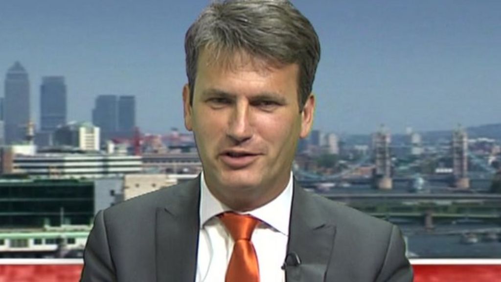 NoW hacking law suits filed in US - BBC News