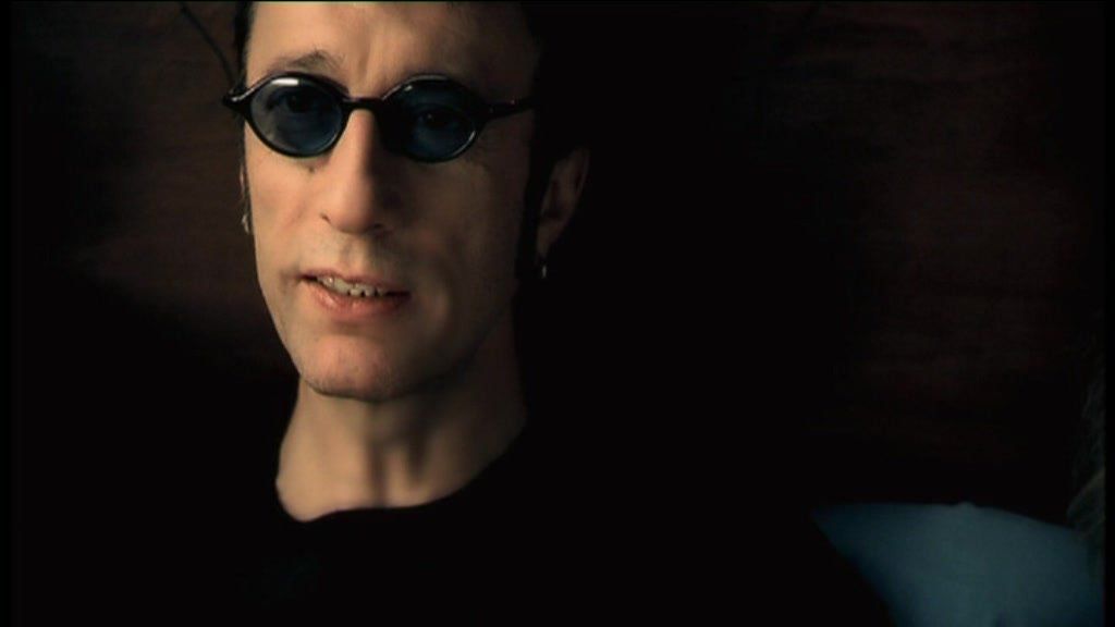 Bee Gees singer Robin Gibb dies after cancer battle - BBC News