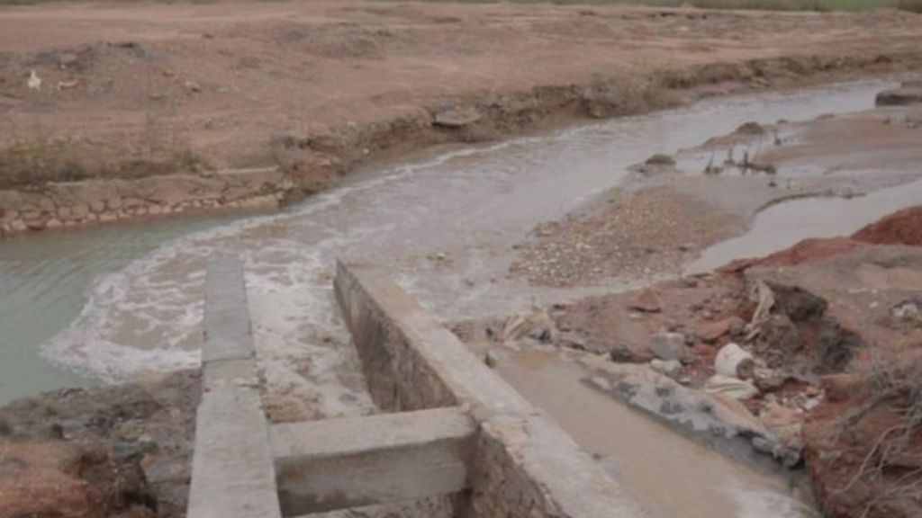 Glencore linked to acid waterfall in DR Congo - BBC News