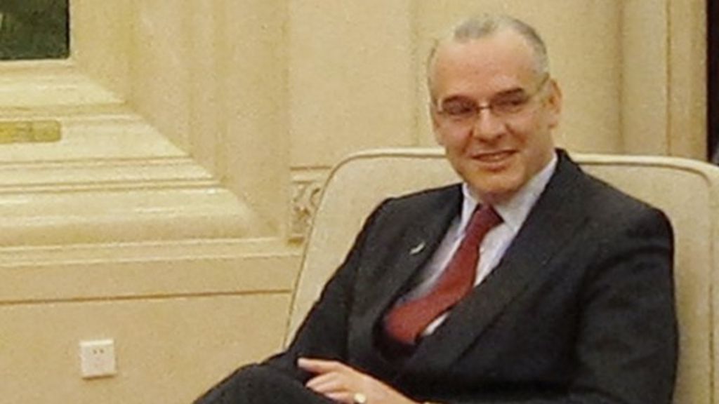 Caution over Neil Heywood death investigation - BBC News