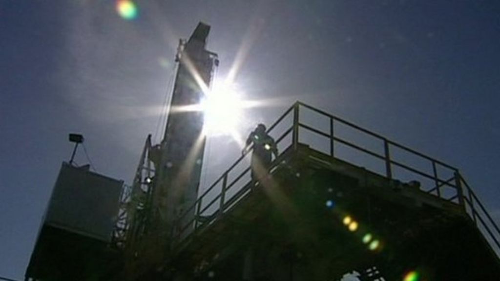 Fracking for shale gas 'should go ahead' - BBC News