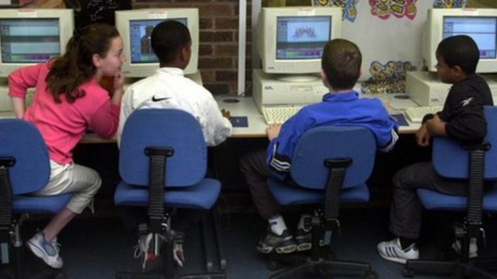 Programming project comes to primary schools - BBC News