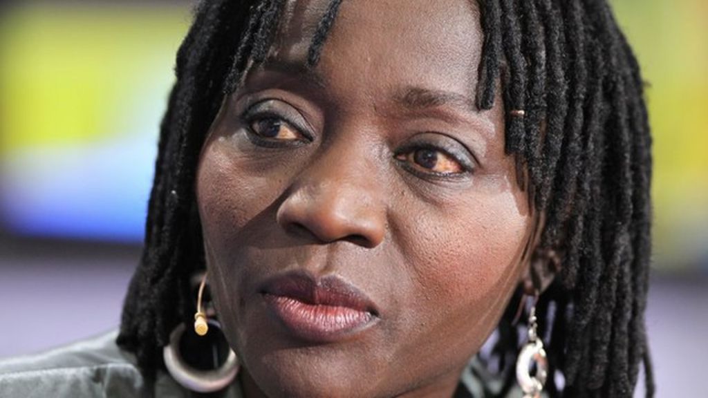 Film about Barack Obama's Kenyan sister Auma shown in US - BBC News