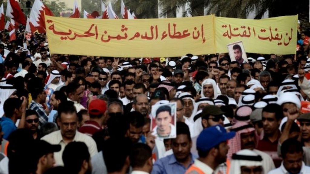Mass rally held against Bahrain F1 - BBC News