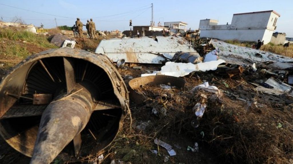 Pakistan air crash: Black box found - BBC News