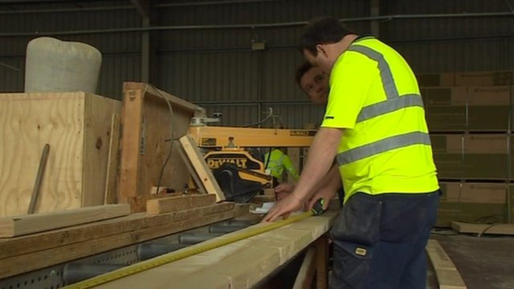 Fears of construction companies - BBC News