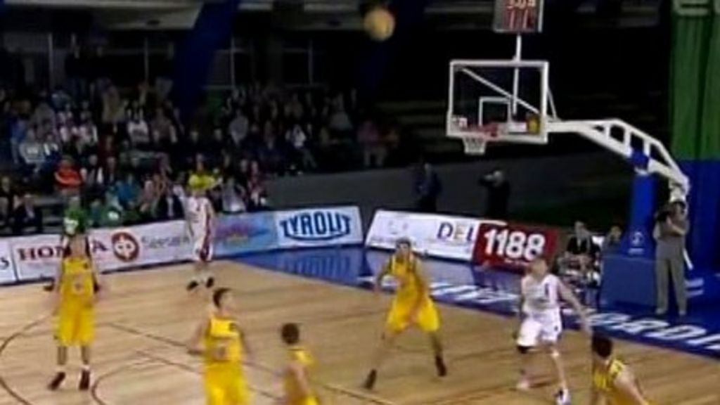 Amazing basketball shot - BBC Newsround