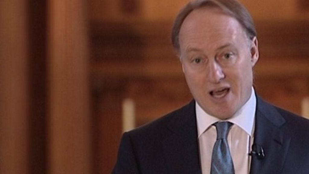 Historian Andrew Roberts defends Murdoch's links to PMs - BBC News