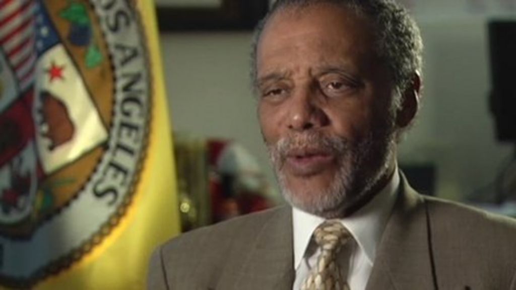 LA riots: Ex-police chief on community outrage - BBC News