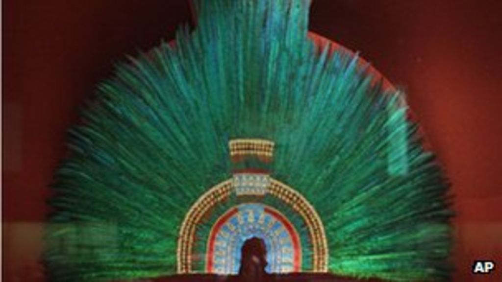 Mexico Aztec headdress could go home from Austria - BBC News
