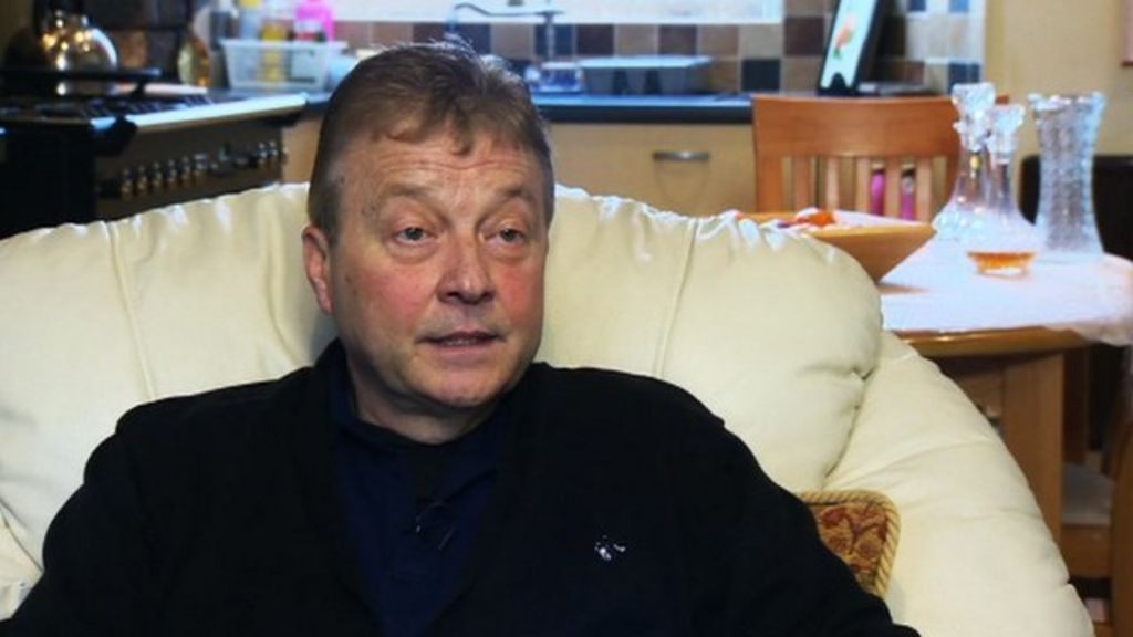 Hopes and fears of pioneering heart op patient Carl Jordan - BBC News