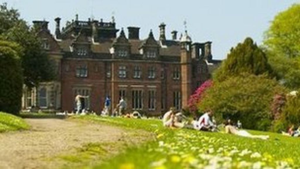 Keele University joins US admissions system - BBC News