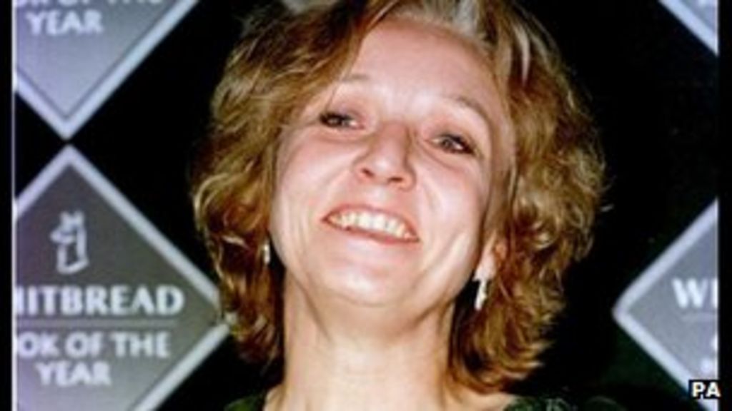 Author Anne Fine to open Bidford-on-Avon community library - BBC News