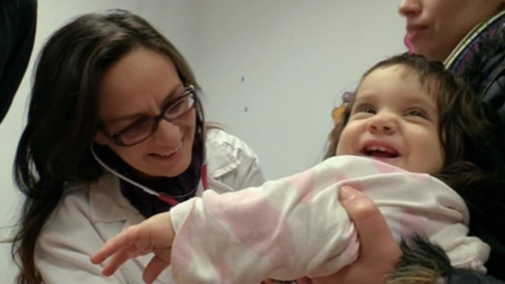 Charity Doctors of the World's free Greek health clinic - BBC News