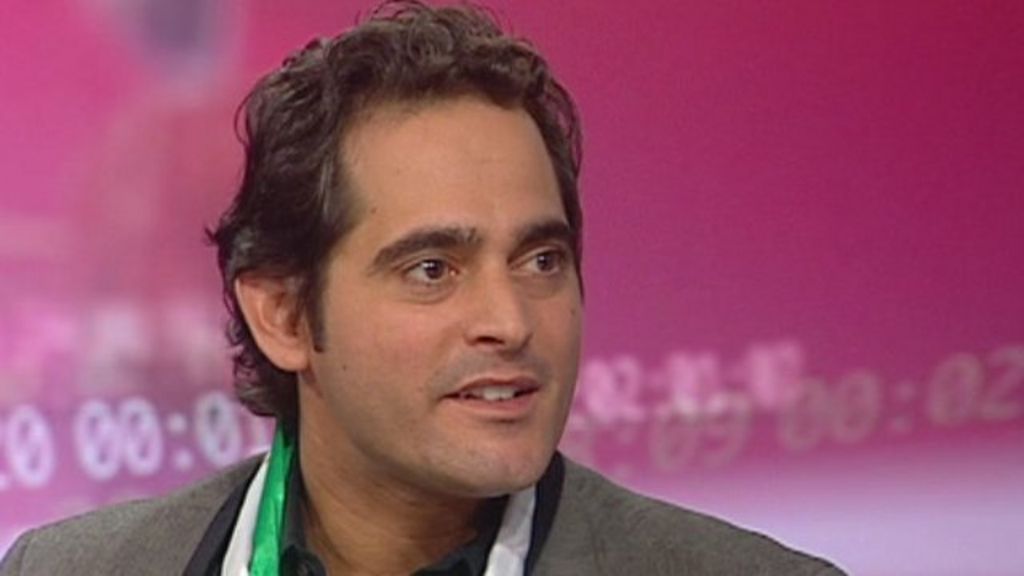 Syrian pianist dedicates work 'for freedom' in Homs - BBC News