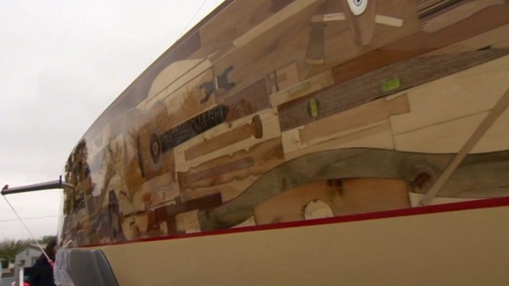 Olympic memory boat unveiled in Emsworth - BBC News