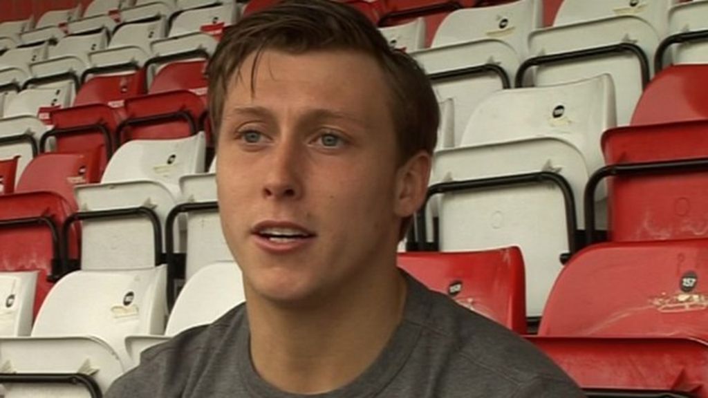 Stevenage's Luke Freeman wins Football League Young Player award - BBC ...