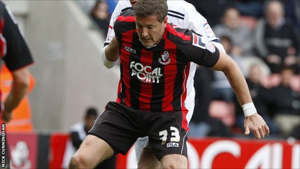 Steve Fletcher vows to see out contract - BBC Sport