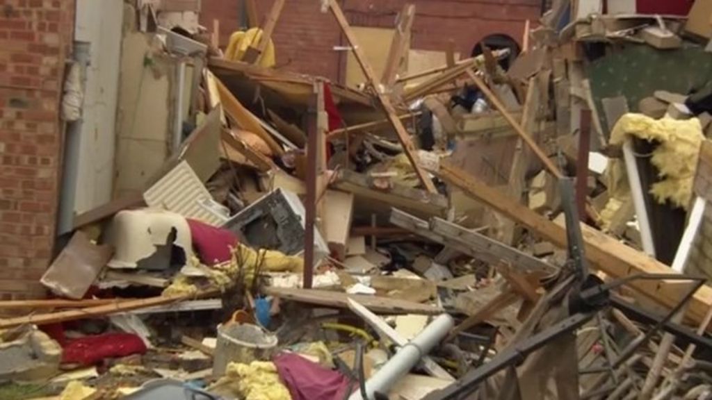 Wait before demolition of gas blast homes - BBC News
