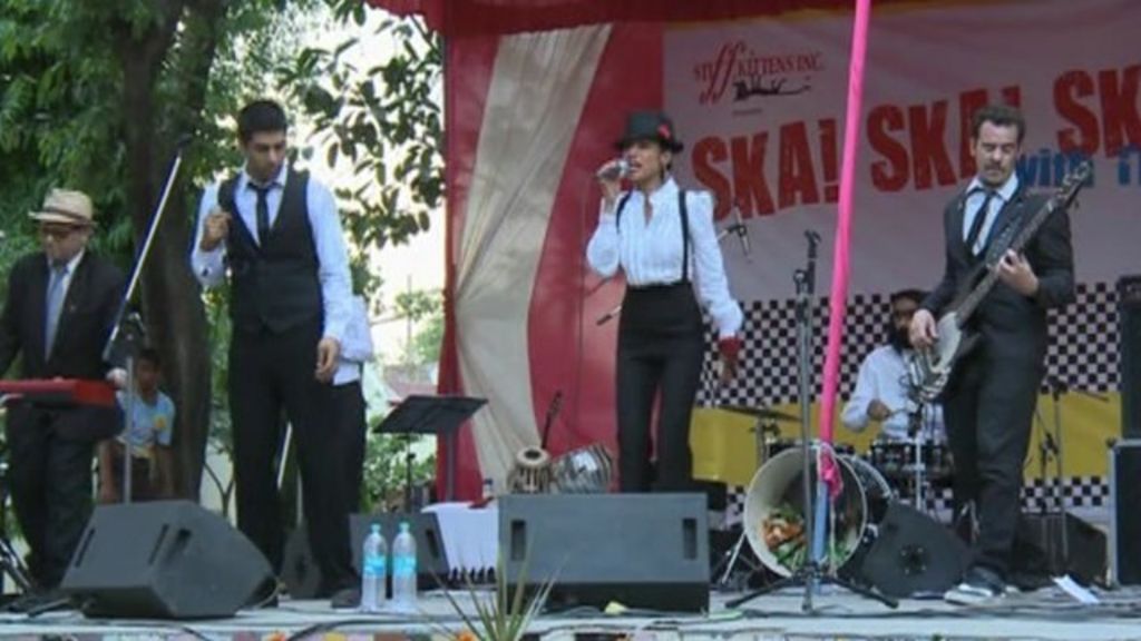 India rocks to new protest bands - BBC News