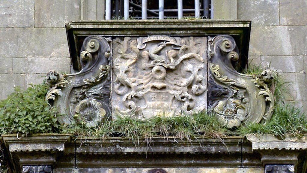 New deal secures future of Mavisbank House - BBC News