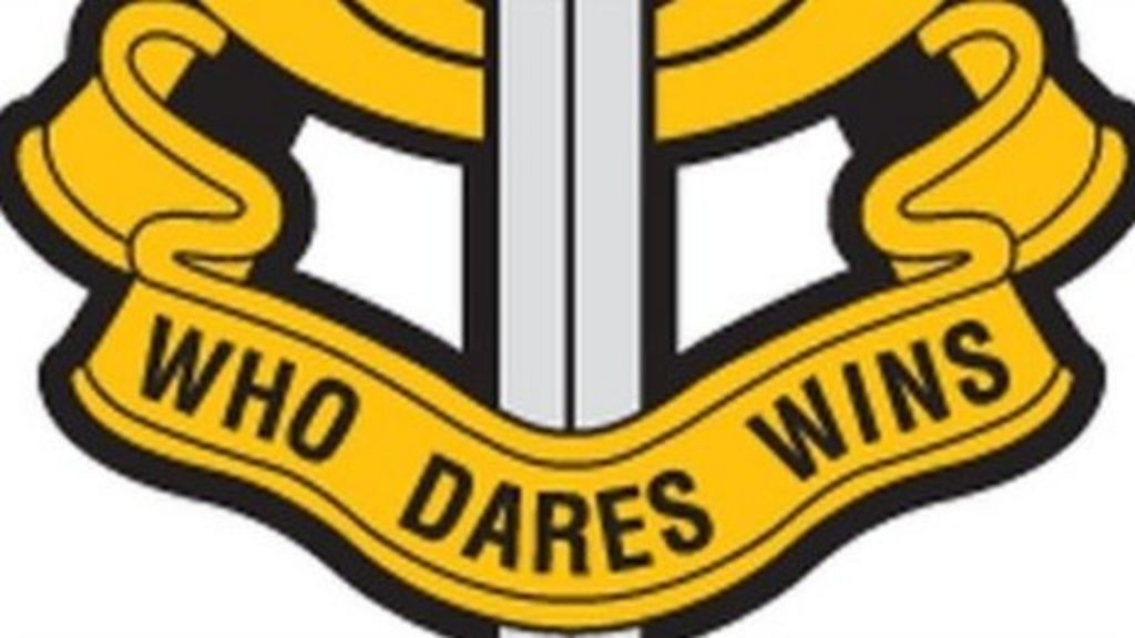 SAS Falklands dead remembered at service - BBC News