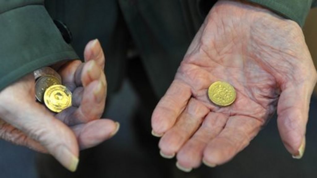 North-west England worst affected by poverty - BBC News