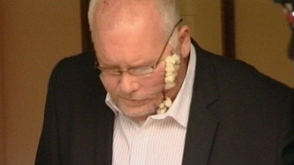 Murderer David Oakes 'held gun to my head' says his ex-wife - BBC News