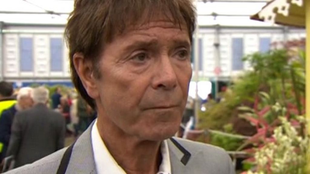 Sir Cliff leads tributes to Robin Gibb - BBC News