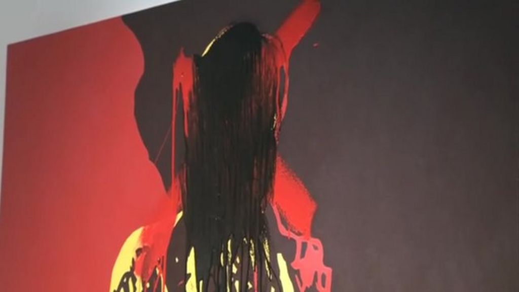 Jacob Zuma painting vandalised in South Africa gallery - BBC News
