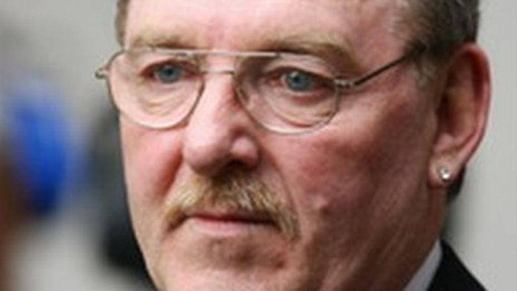 Ex-England and Ipswich Town player Kevin Beattie admits fraud - BBC News