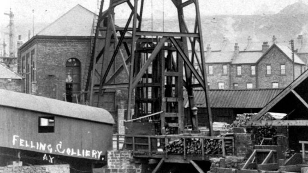 Felling Pit disaster remembered on 200th anniversary - BBC News