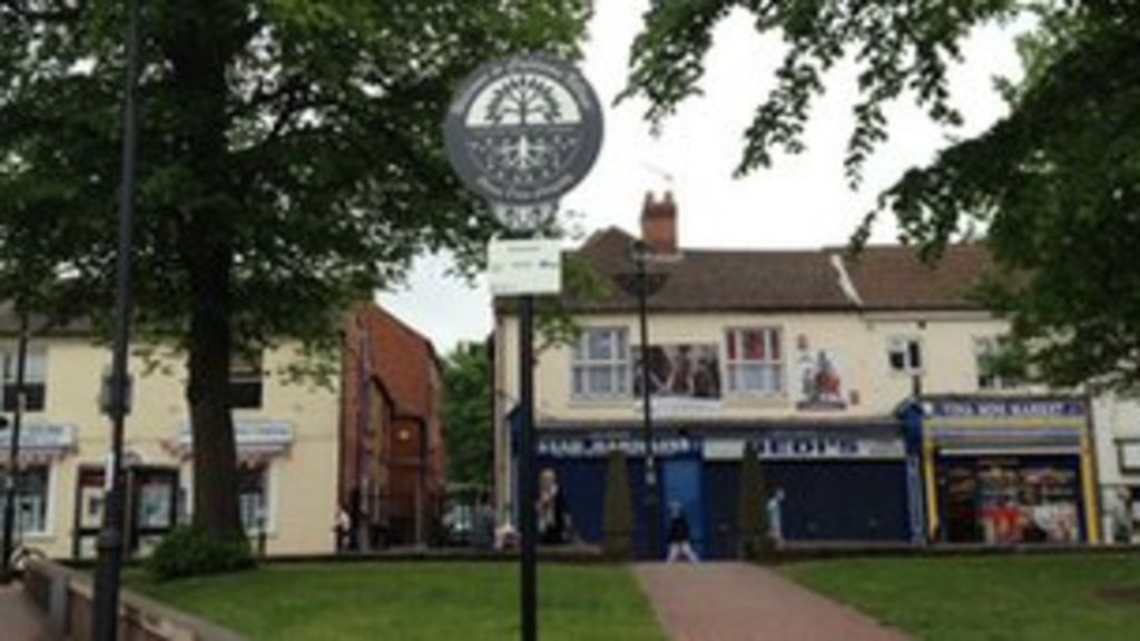 Walsall campaigners celebrate Caldmore village status - BBC News