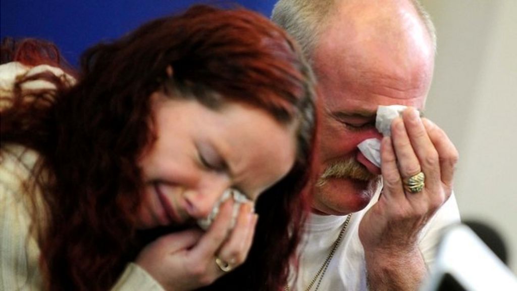 Derby fire deaths: Parents arrested on suspicion of murder - BBC News