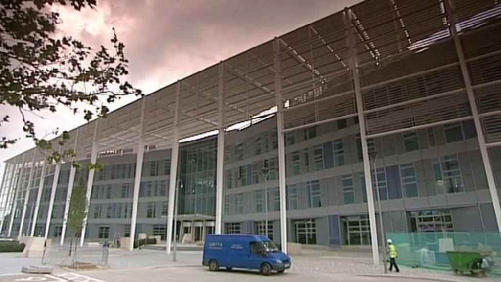 Network Rail's new Milton Keynes HQ unveiled - BBC News