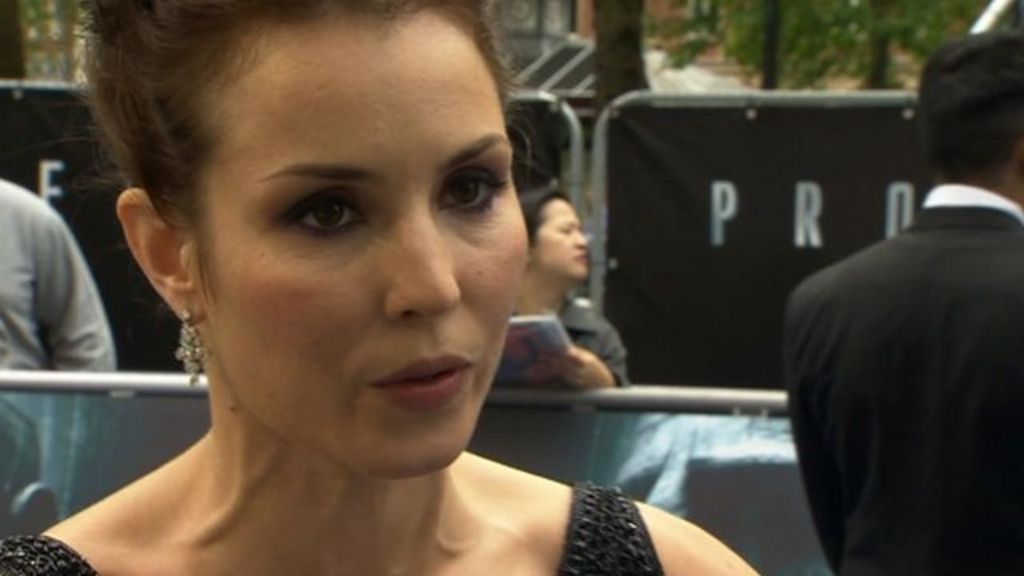 Noomi Rapace: Prometheus is 'epic' - BBC News