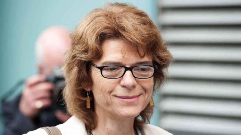 Huhne's ex wife pleads not guilty - BBC News