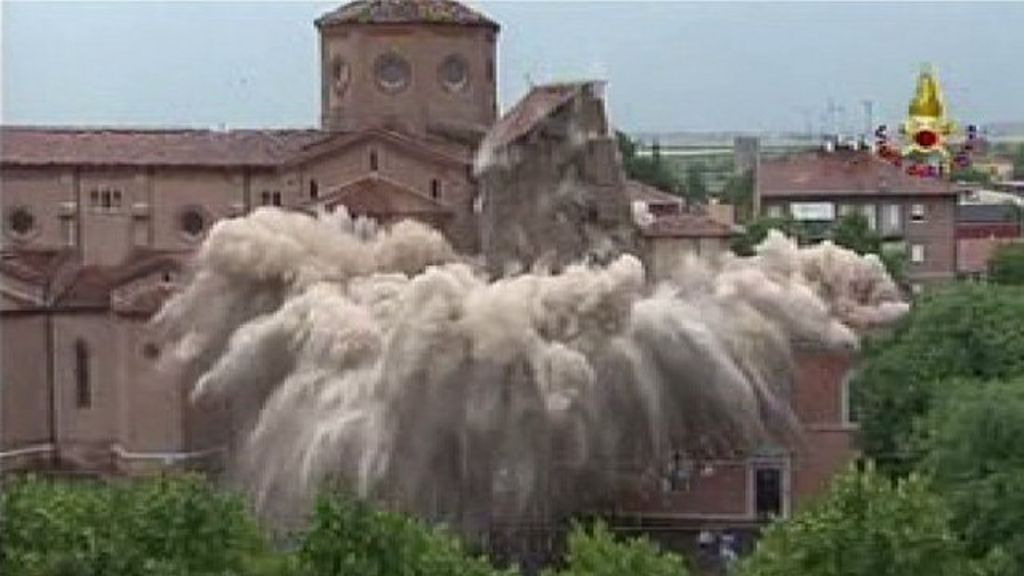 Earthquake-damaged Italian tower demolished - BBC News
