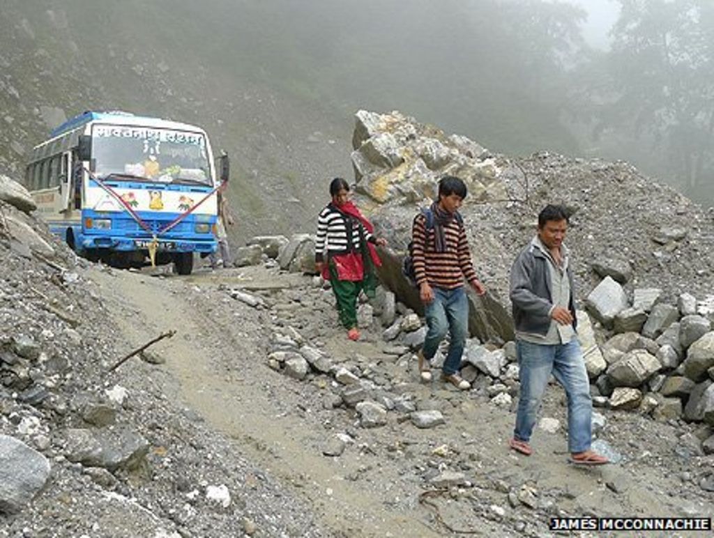 New roads bring change and danger to Nepal - BBC News