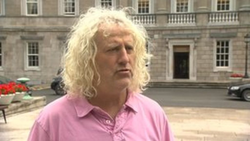 Mick Wallace admits he under-declared VAT to the State - BBC News