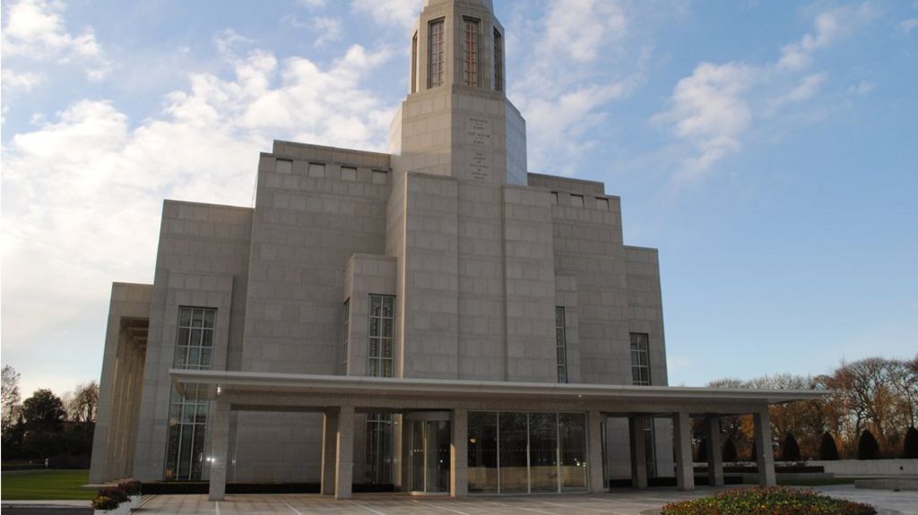 Chorley Mormon Temple hosts pageant to mark anniversary - BBC News