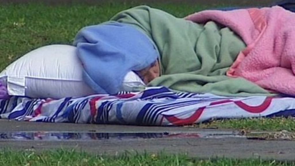 Homelessness tackled in Australia - BBC News