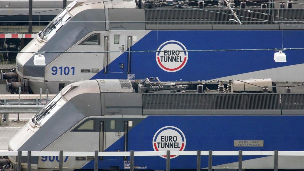 Eurotunnel train delays follow French security alert - BBC News