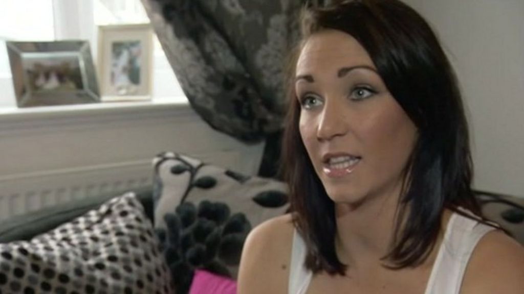 Report gives all clear for PIP breast implants - BBC News