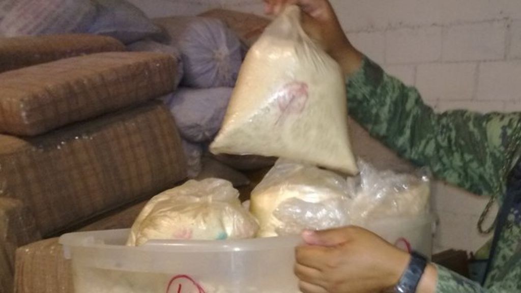 Mexico drugs war: 'This is a hell that is just too big' - BBC News