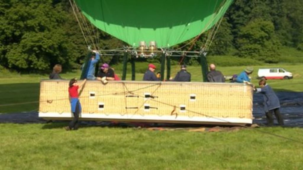 Hot air balloon with bus-sized basket tested at Ashton Court - BBC News