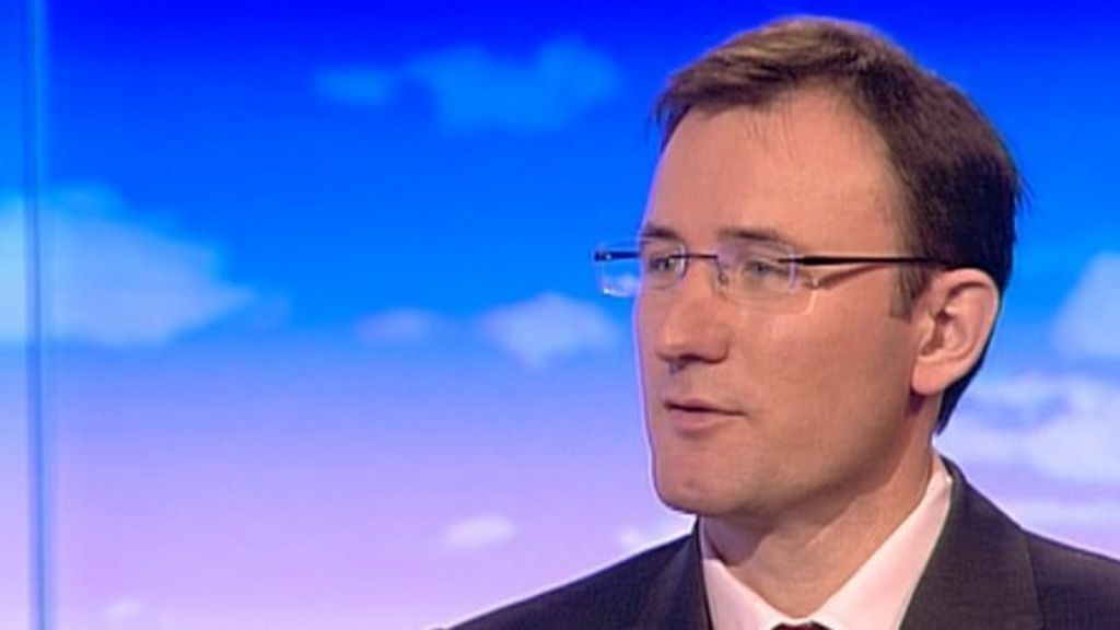 PMQs review: James Landale and MPs on Hague and Harman - BBC News