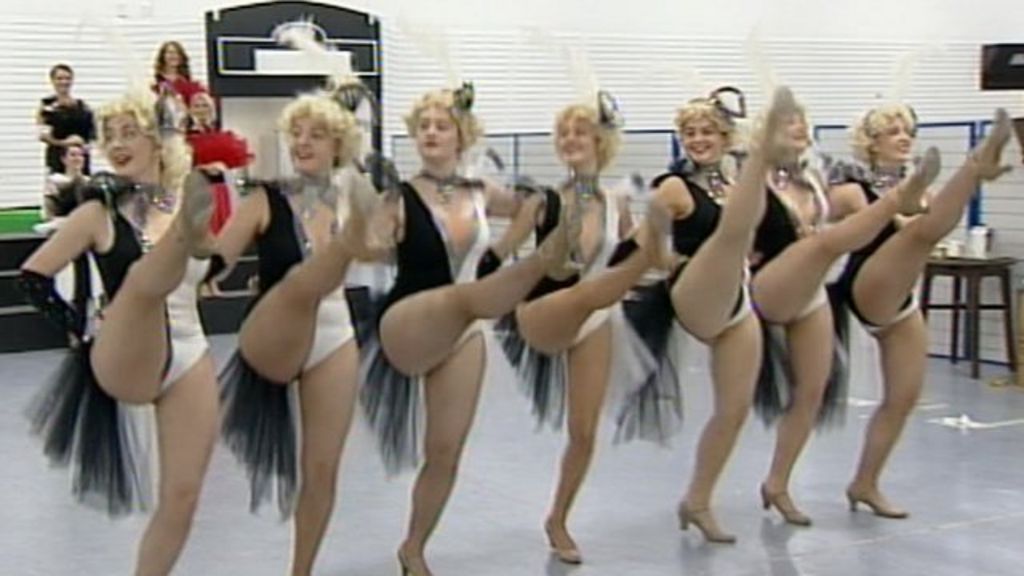 Bristol Hippodrome show shares memories - BBC News