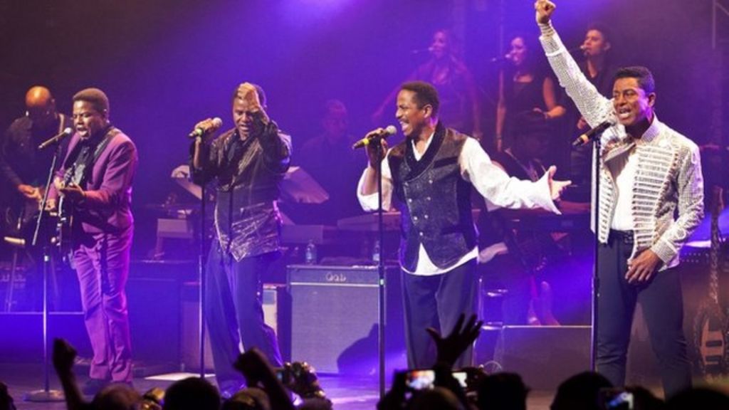 The Jacksons reunite for US tour - BBC News