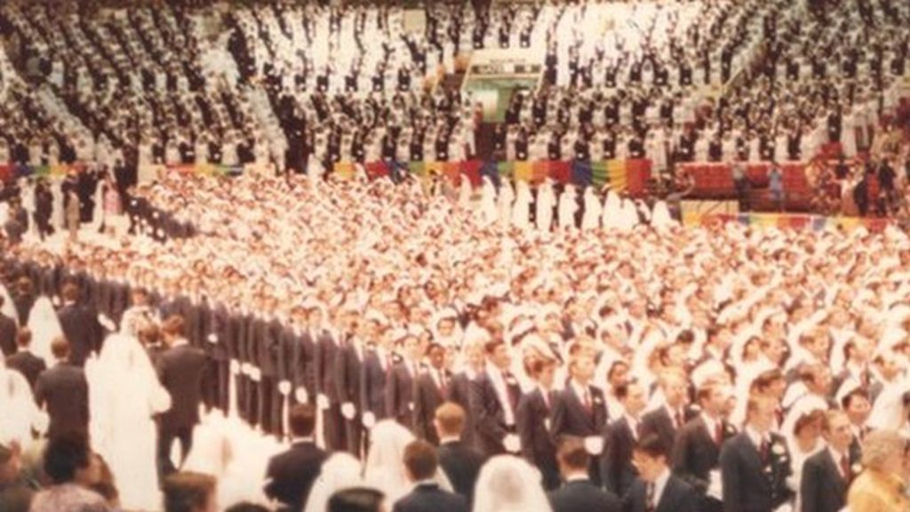 Mass Rev Moon wedding captured on camera - BBC News